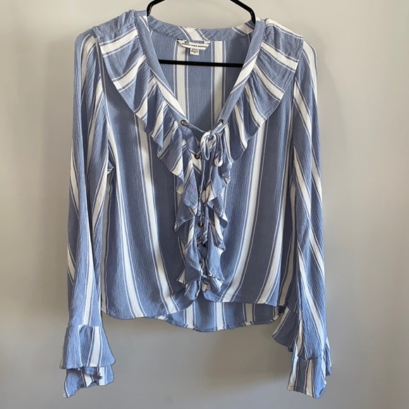 American Eagle Outfitters | Tops | American Eagle Ruffle Front Top ...